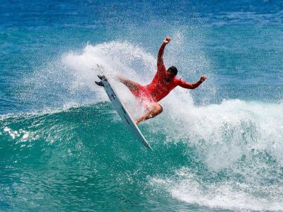 Surfista Bryan Pérez subió al podio en Nicaragua - El Diario de Hoy