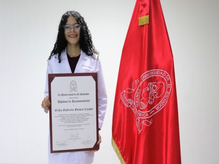 Erika, la doctora santaneca con la nota más alta del Enar 2025🩺 – El ...