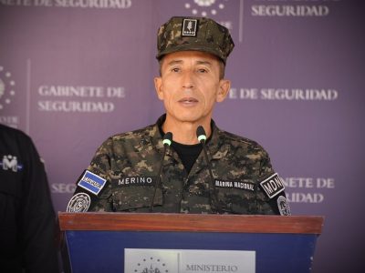 Ministro de Defensa fue ascendido al grado de Almirante – El Diario de Hoy