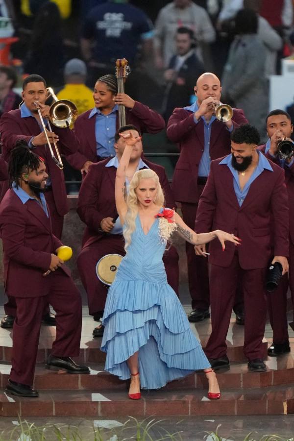 Un vestido dominicano y una Flor de Maga: Lady Gaga reivindica lo ...