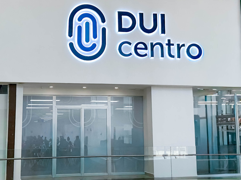 RNPN anuncia que reposición y renovación del DUI podrá realizarse en ...