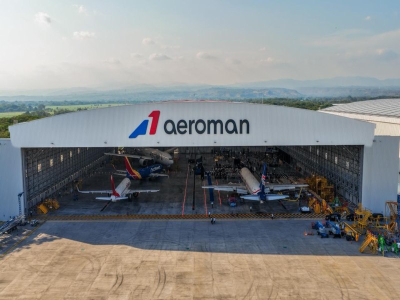 Aeroman inaugura nuevo hangar y ya suma siete en su centro de ...
